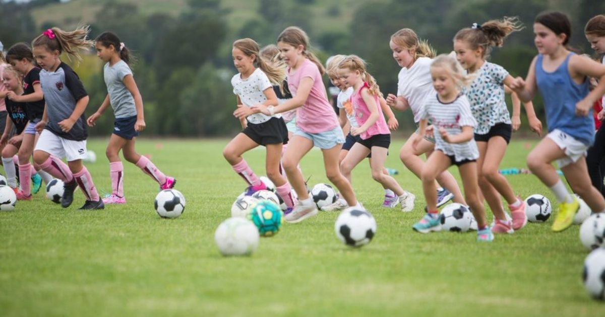 Picton Rangers host Successful Girls Only Football Session - Football NSW